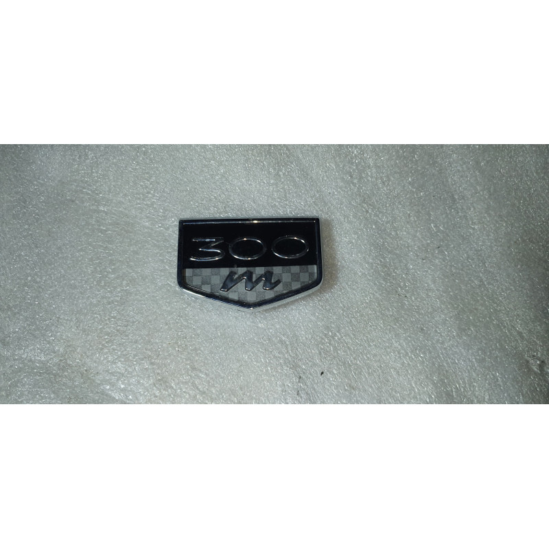 CHRYSLER 300M FENDER EMBLEM NAMEPLATE 1999-2004 04805287A NEW