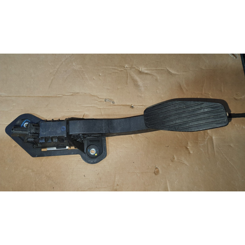 CADILLAC ESCALADE CHEVROLET TAHOE SILVERADO GMC YUKON ACCELERATOR GAS ...