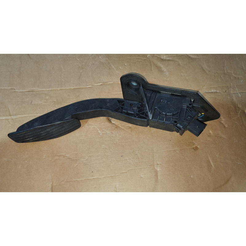 CADILLAC ESCALADE CHEVROLET TAHOE SILVERADO GMC YUKON ACCELERATOR GAS ...