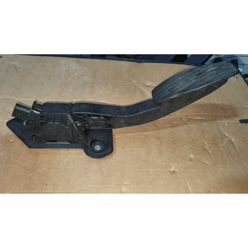 CADILLAC ESCALADE CHEVROLET TAHOE SILVERADO GMC YUKON ACCELERATOR GAS ...