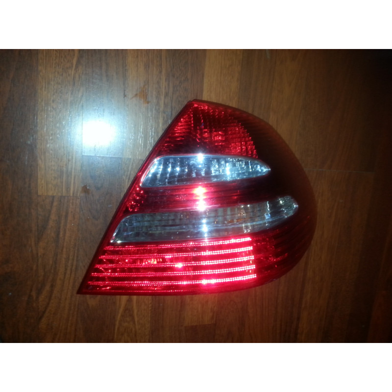 MERCEDES E W211 RIGHT TAIL LAMP 2003-2006 2118200464